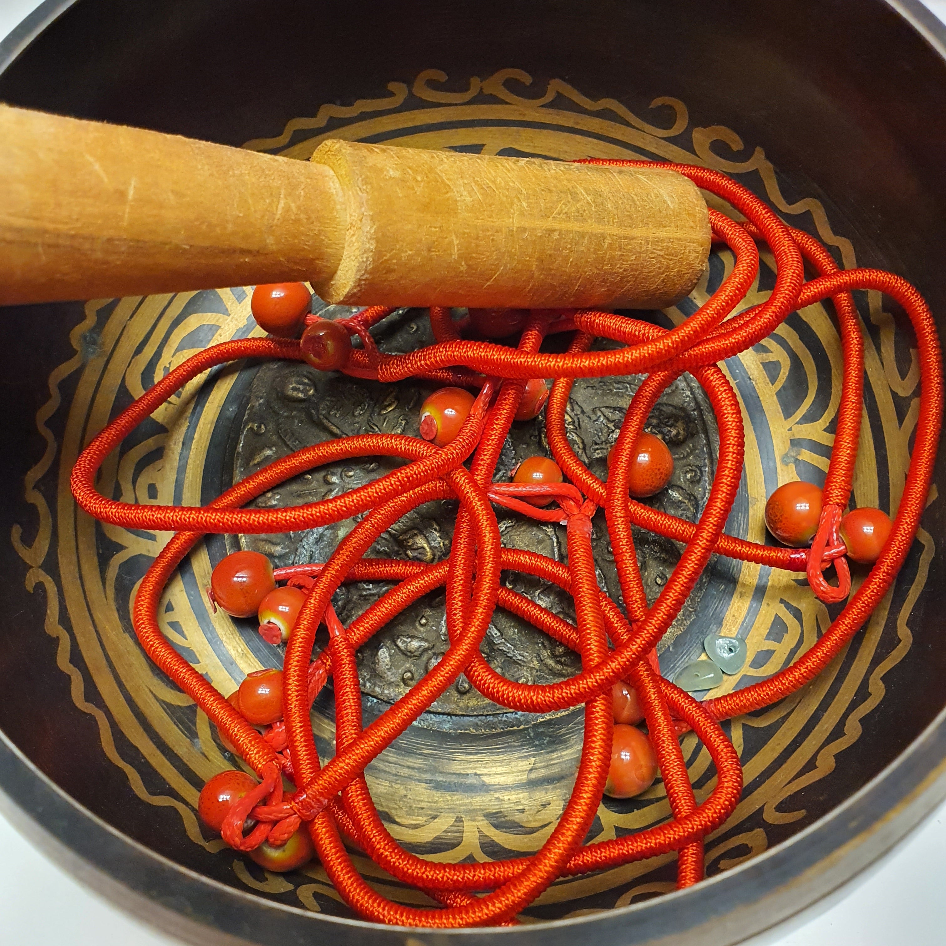 Red String – Gems & stones ph